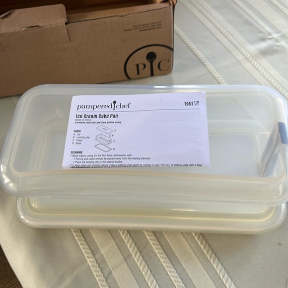 Pampered Chef | Kitchen | Pampered Cream Ice Cream Cake Pan | Poshmark